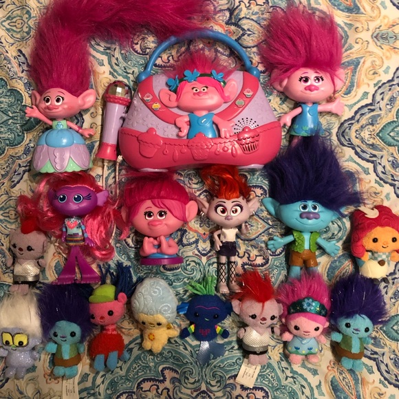 Dreamworks | Toys | Updated See Details Assorted Collectible Bundle Lot ...